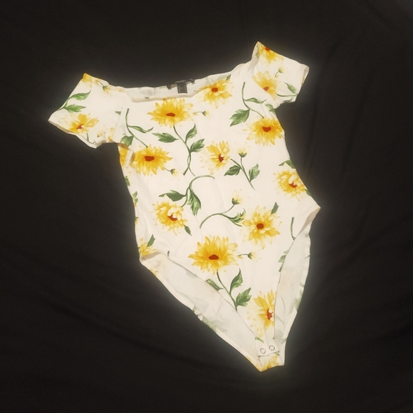 Forever 21 | Tops | Daisy Sunflower Flower Patterned Onsie Bodysuit ...